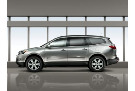 2010 Chevrolet Traverse MPG, Price, Reviews & Photos | NewCars.com