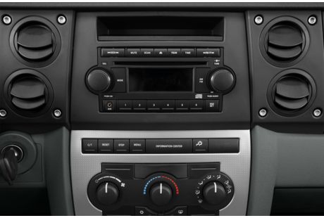 2010 Jeep Commander MPG, Price, Reviews & Photos | NewCars.com