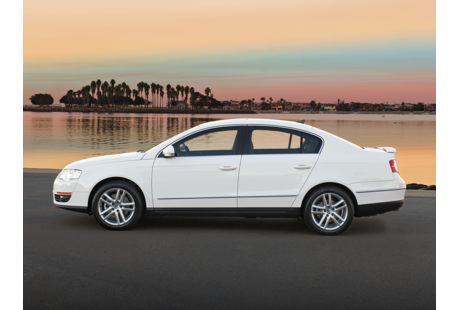 2010 Volkswagen Passat MPG, Price, Reviews & Photos | NewCars.com