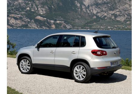 2010 Volkswagen Tiguan MPG, Price, Reviews & Photos | NewCars.com