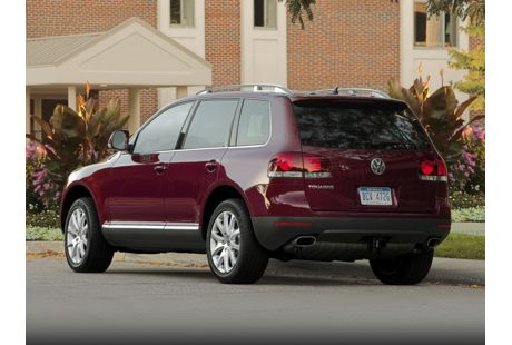 2010 Volkswagen Touareg MPG, Price, Reviews & Photos | NewCars.com