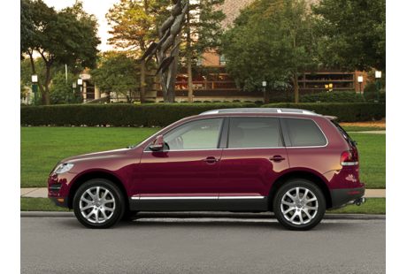 2010 Volkswagen Touareg MPG, Price, Reviews & Photos | NewCars.com