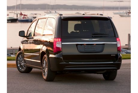 2012 Chrysler Town and Country MPG, Price, Reviews & Photos | NewCars.com
