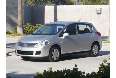 2012 Nissan Versa MPG, Price, Reviews & Photos | NewCars.com