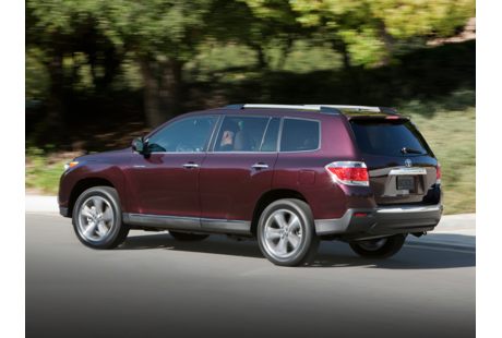 2012 Toyota Highlander MPG, Price, Reviews & Photos | NewCars.com