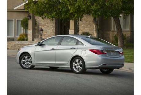 2013 Hyundai Sonata MPG, Price, Reviews & Photos | NewCars.com