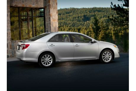 2013 Toyota Camry MPG, Price, Reviews & Photos | NewCars.com