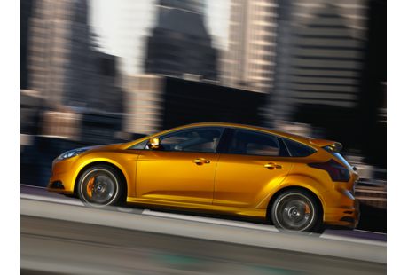 2014 Ford Focus ST MPG, Price, Reviews & Photos | NewCars.com