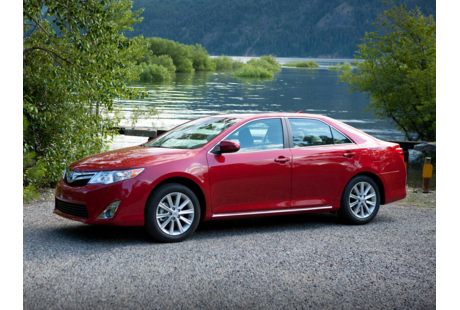 2014 Toyota Camry MPG, Price, Reviews & Photos | NewCars.com