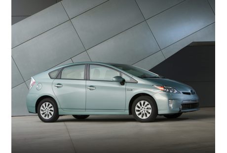 2014 Toyota Prius Plug-in MPG, Price, Reviews & Photos | NewCars.com