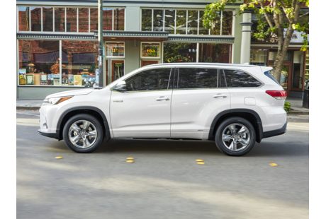 2017 Toyota Highlander Hybrid MPG, Price, Reviews & Photos | NewCars.com